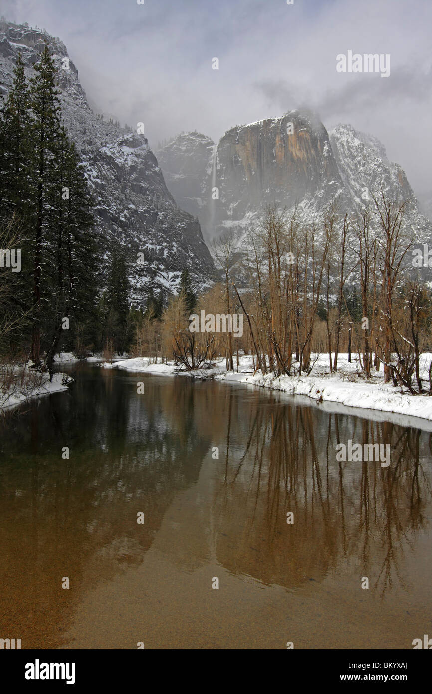 Bridge river yosemite national park hi-res stock photography and images ...