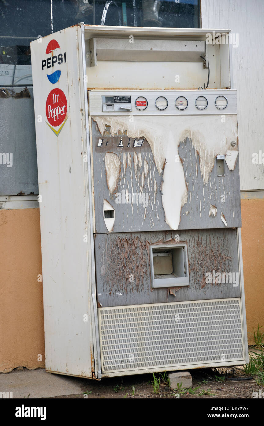 Pepsi machine hi-res stock photography and images - Alamy