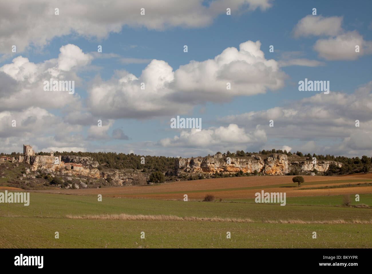 Calatanazor castle hi-res stock photography and images - Alamy