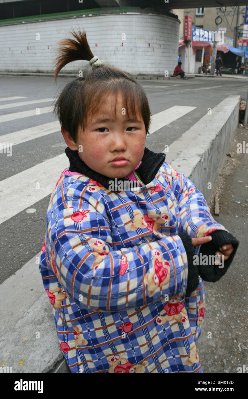 kid, child, young girl near Souzho Creek, street children, homeless ...