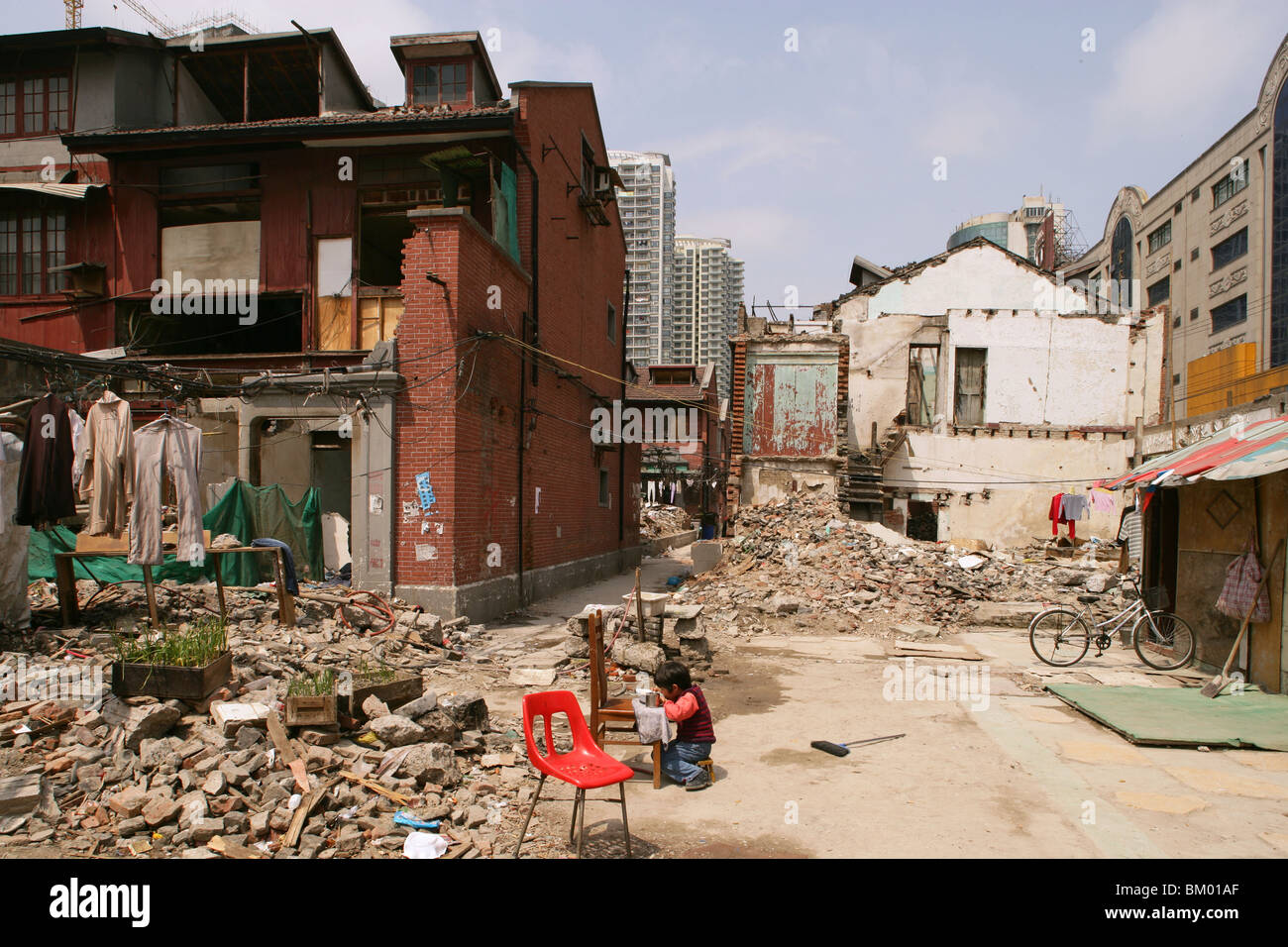 demolition in old town, Lao Xi Men, redevelopment area, living amongst ...