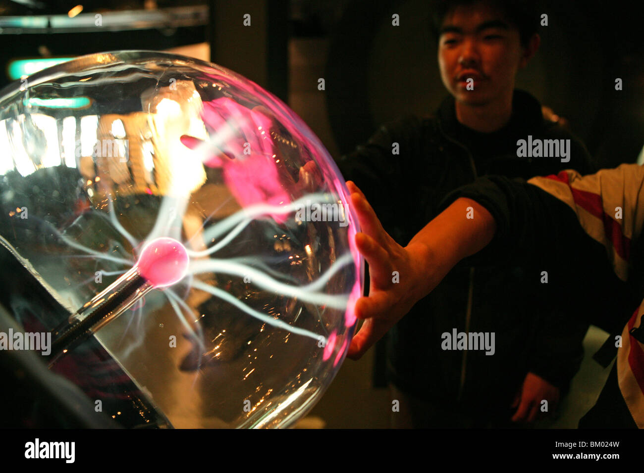 Science and Technology Museum, high voltage bowl, dome, science museum ...