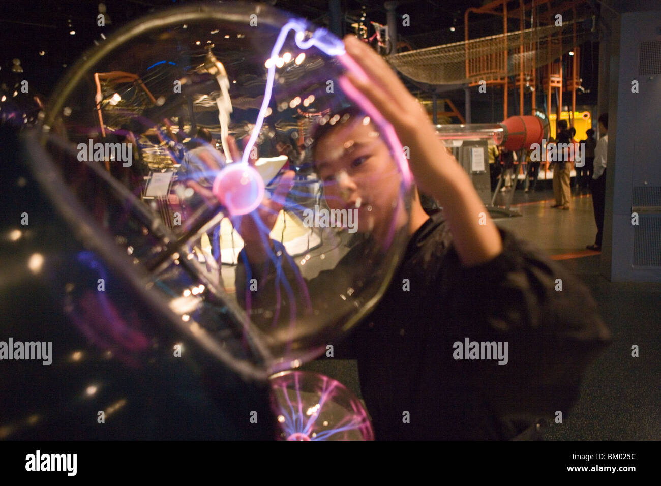Science and Technology Museum, high voltage bowl, dome, science museum ...