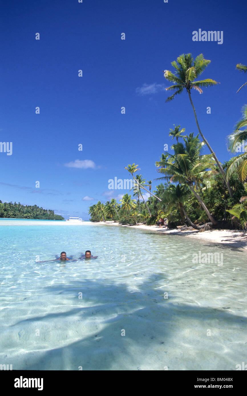 Swimming at One Foot Island, Cook Islands Stock Photo - Alamy