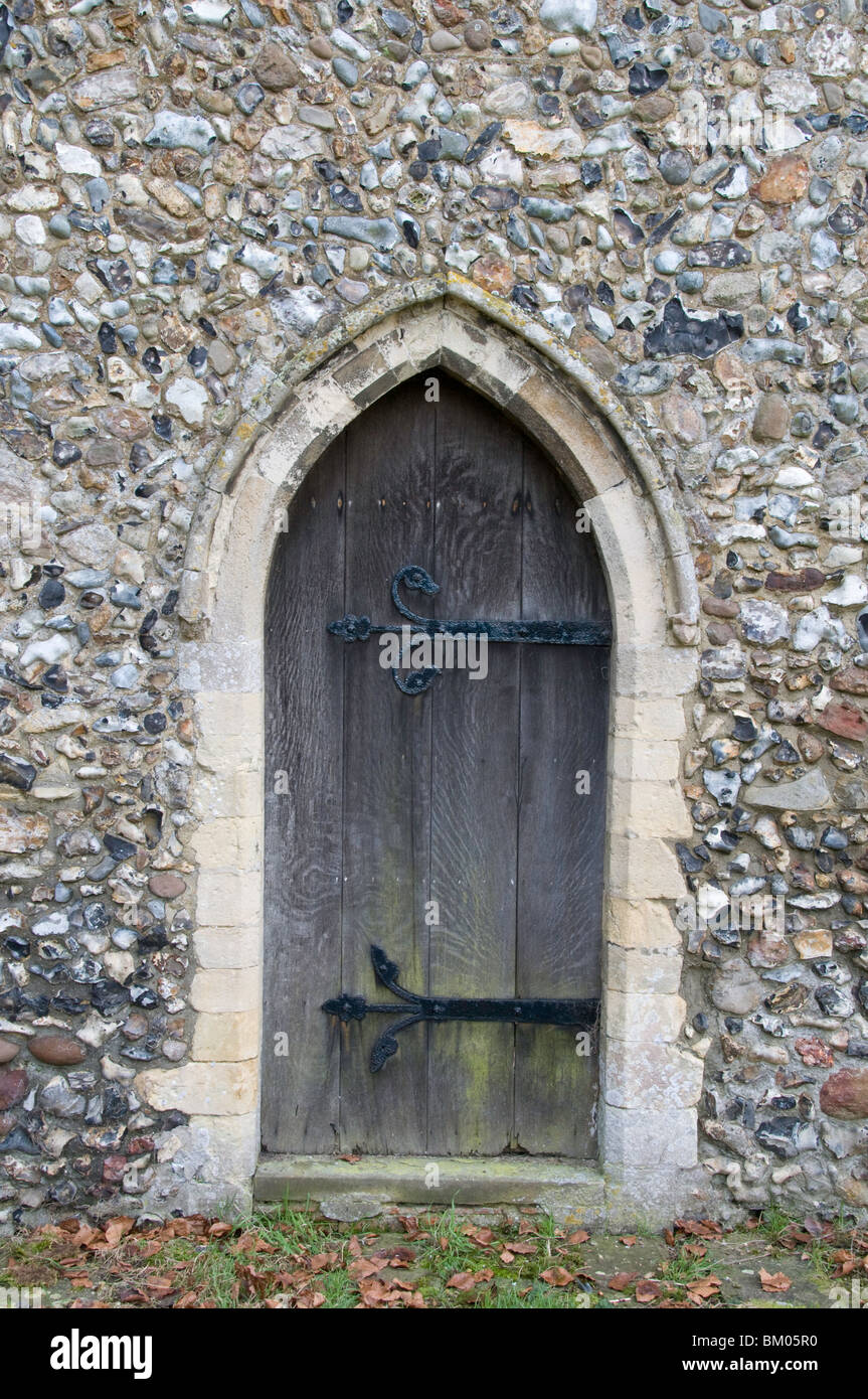 Gothic arch door in St Mary the Virgin church, Rushall, Norfolk Stock ...