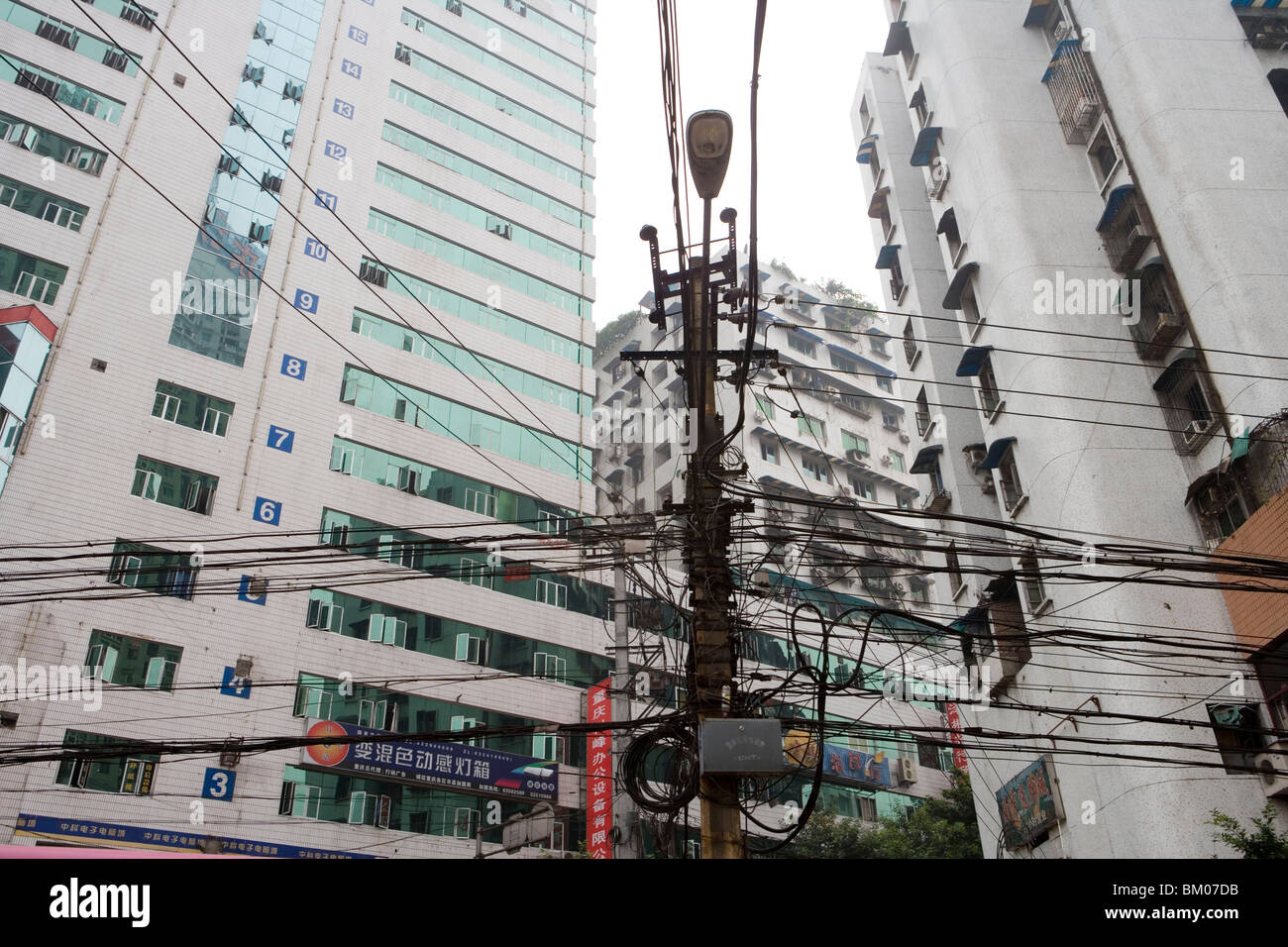 Power lines for houses hi-res stock photography and images - Alamy