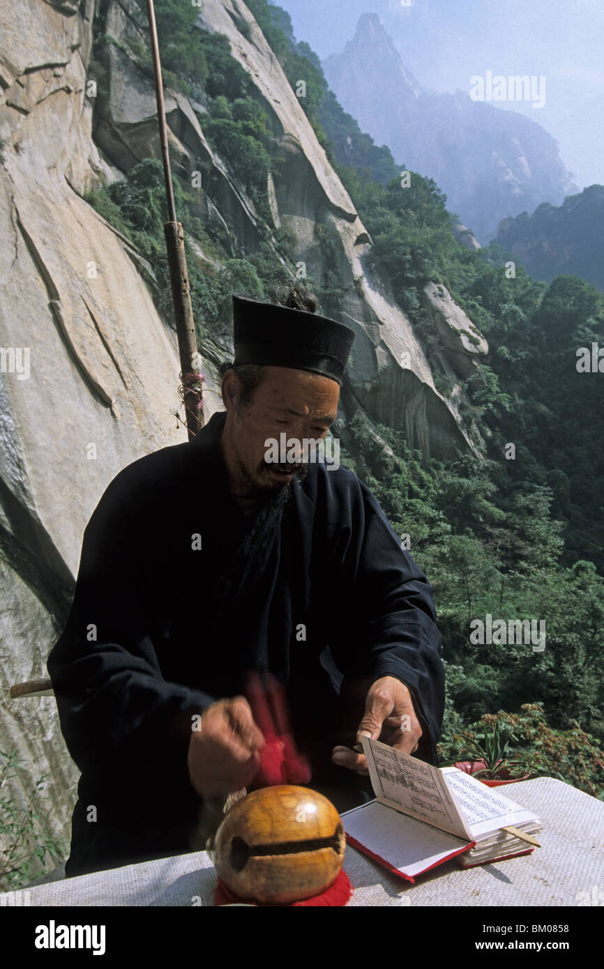 Recluse hermit hi-res stock photography and images - Alamy