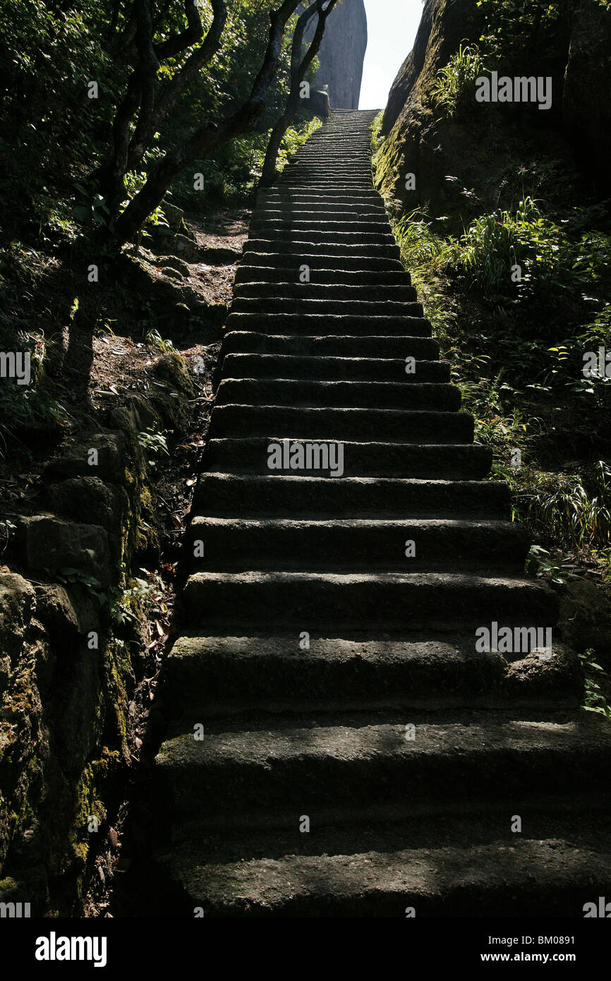 stone steps, pilgrim path, Huang Shan, Anhui province, World Heritage ...