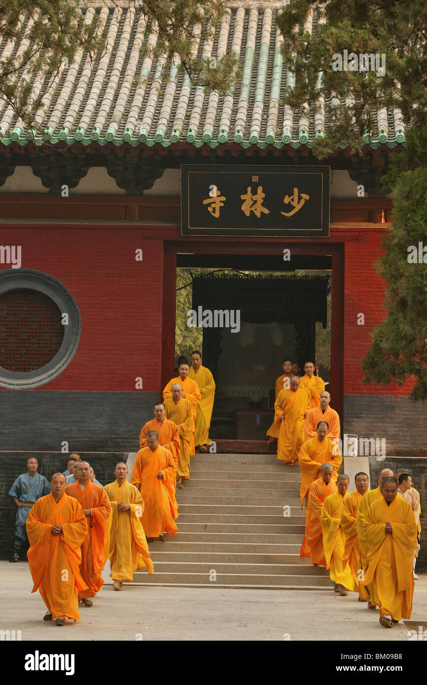 Taoist monks hi-res stock photography and images - Alamy