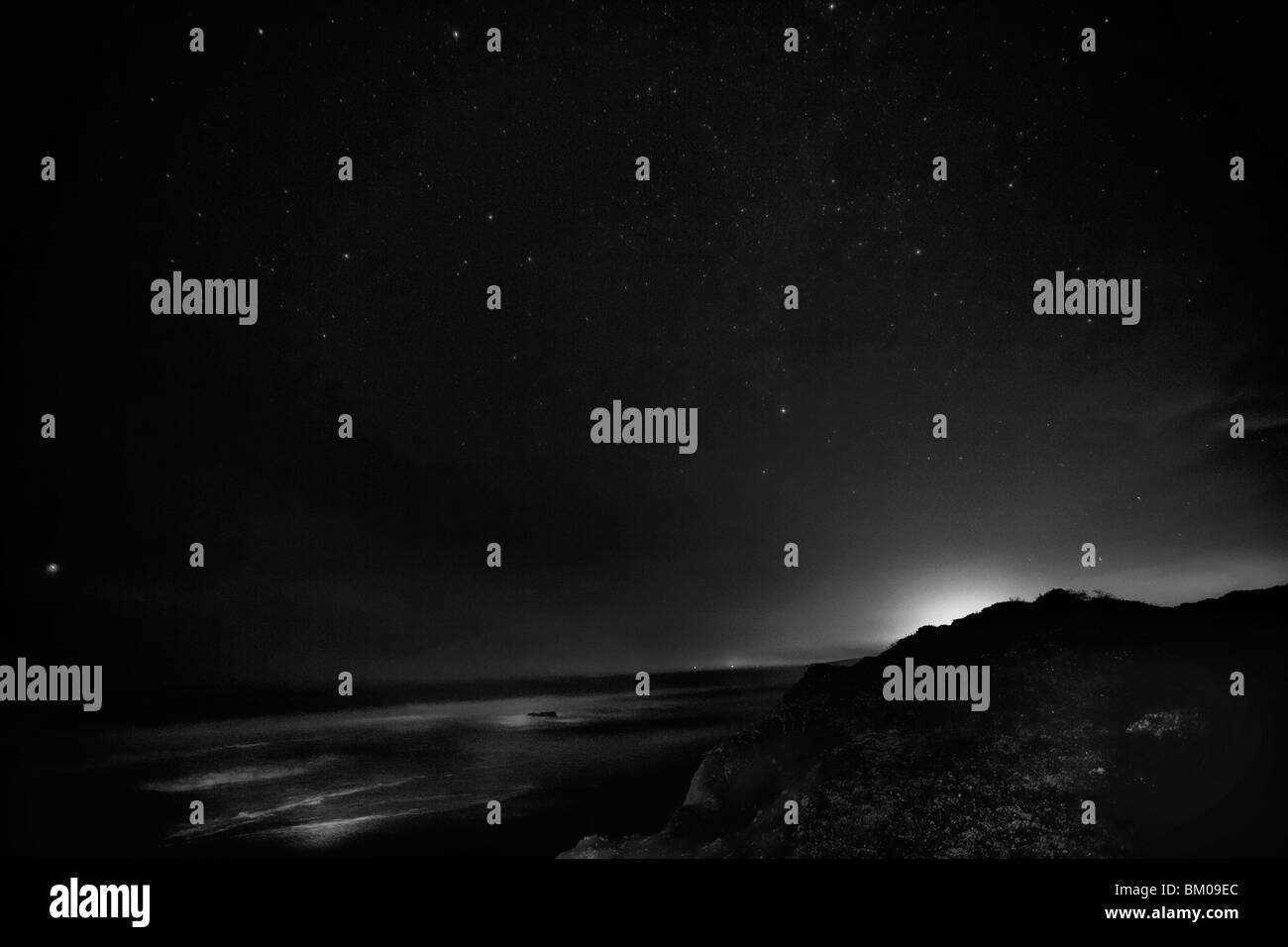 Stars night ocean hi-res stock photography and images - Alamy