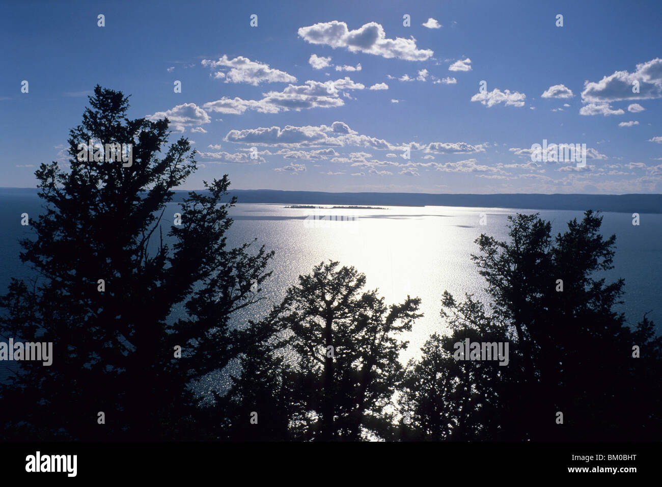 Wyoming usa yellowstone lake hi-res stock photography and images - Alamy
