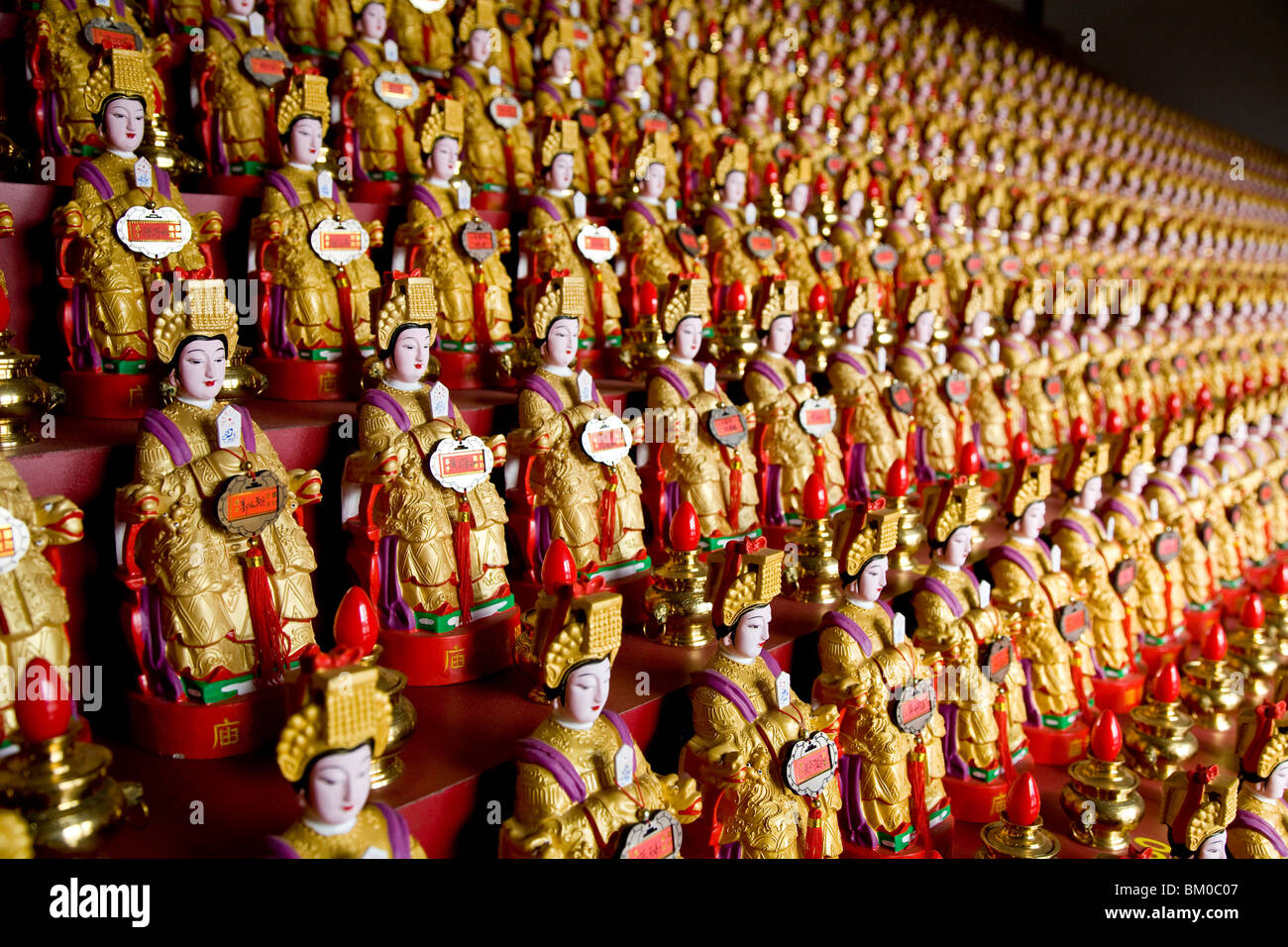 Statues of the goddess Mazu at the main temple Mazu miao, Mazu island ...