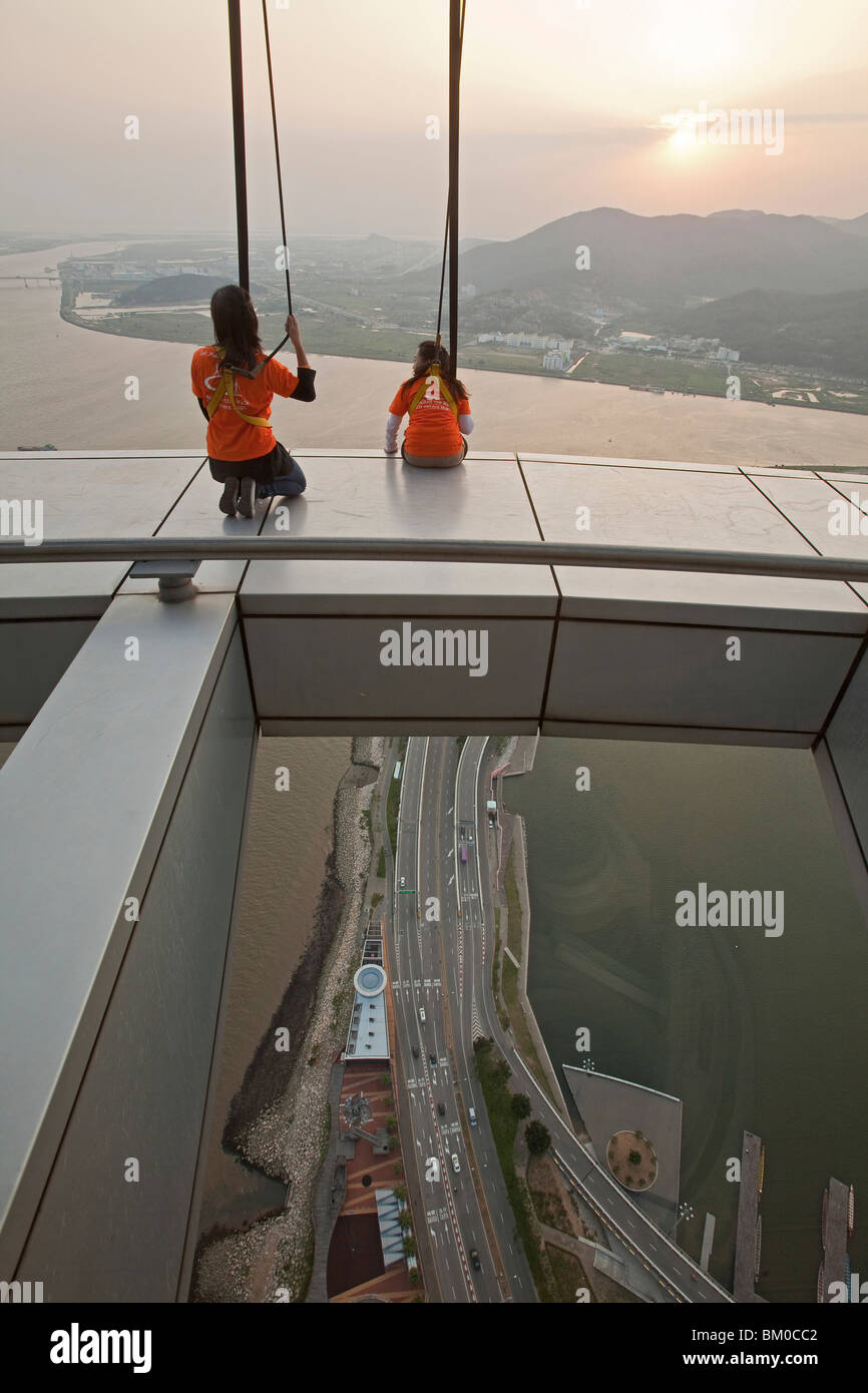Viewing platform and chinese architecture hi-res stock photography and ...