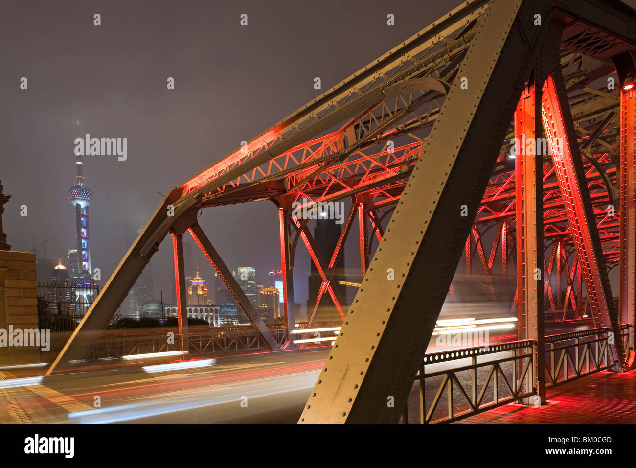 The illuminated Waibaidu bridge above the Souzhou canal at night, Bund ...