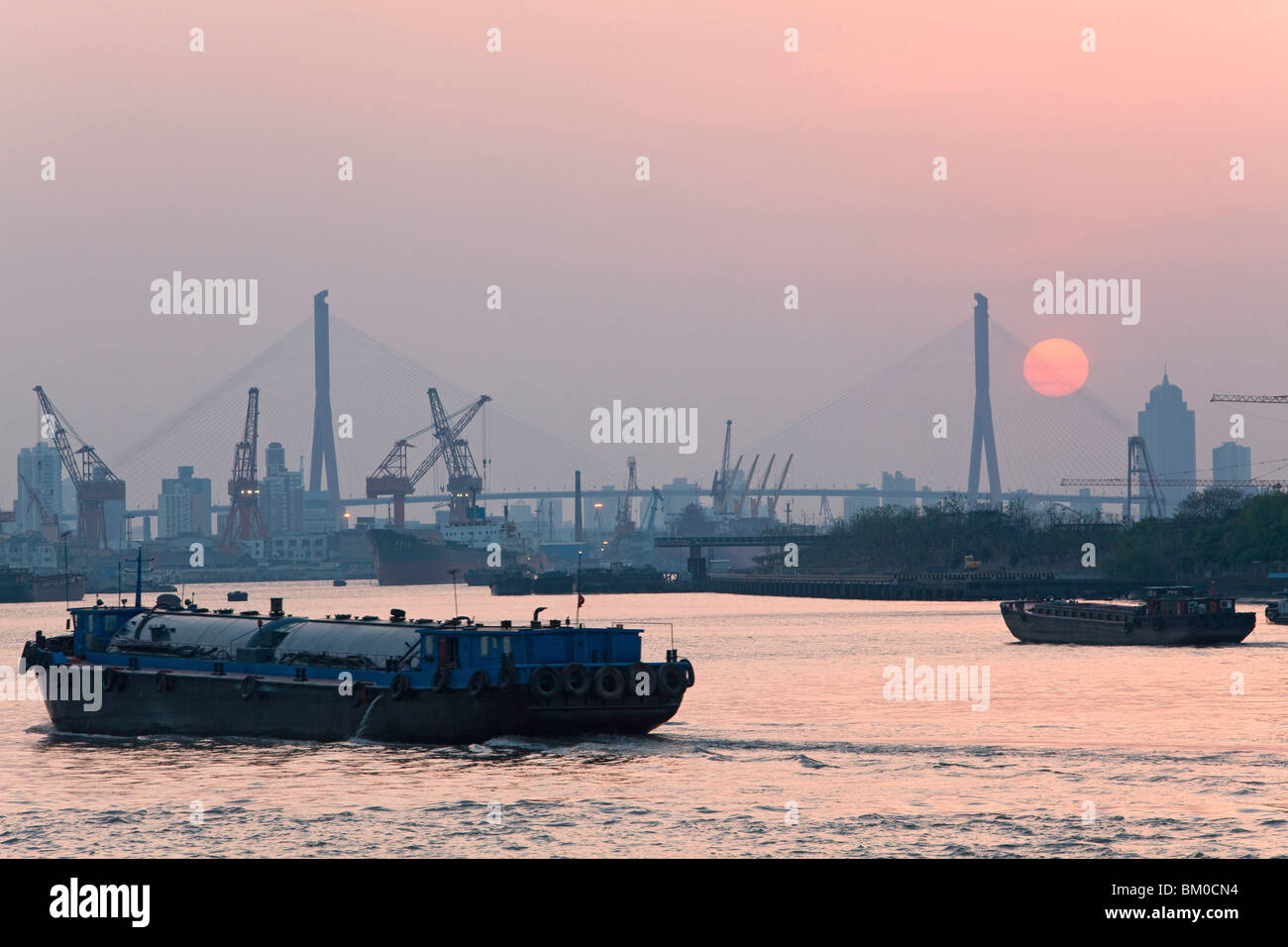 Port of shanghai with ships hi-res stock photography and images - Alamy