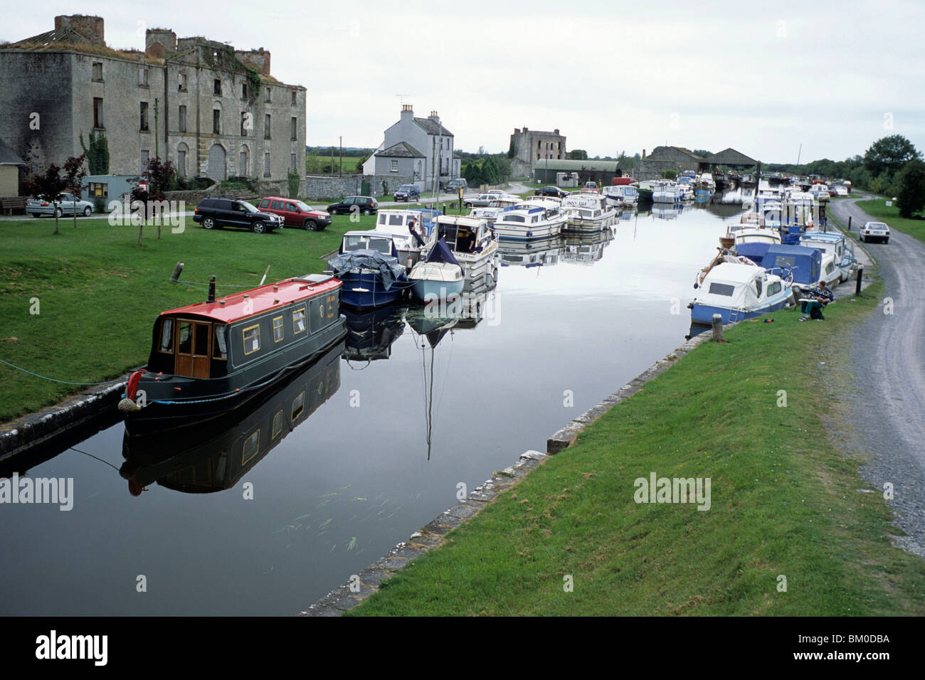Barges on canal hi-res stock photography and images - Alamy