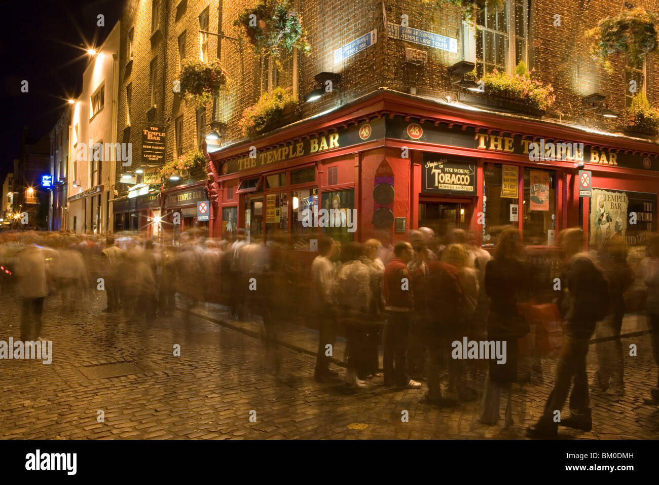 The Temple Bar Pub, Temple Bar, Dublin, Ireland Stock Photo - Alamy