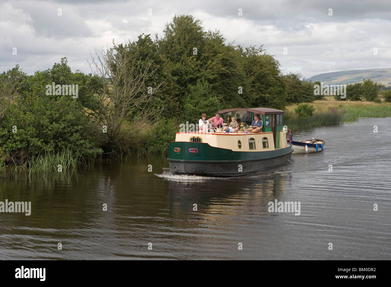 River shannon barge hi-res stock photography and images - Alamy