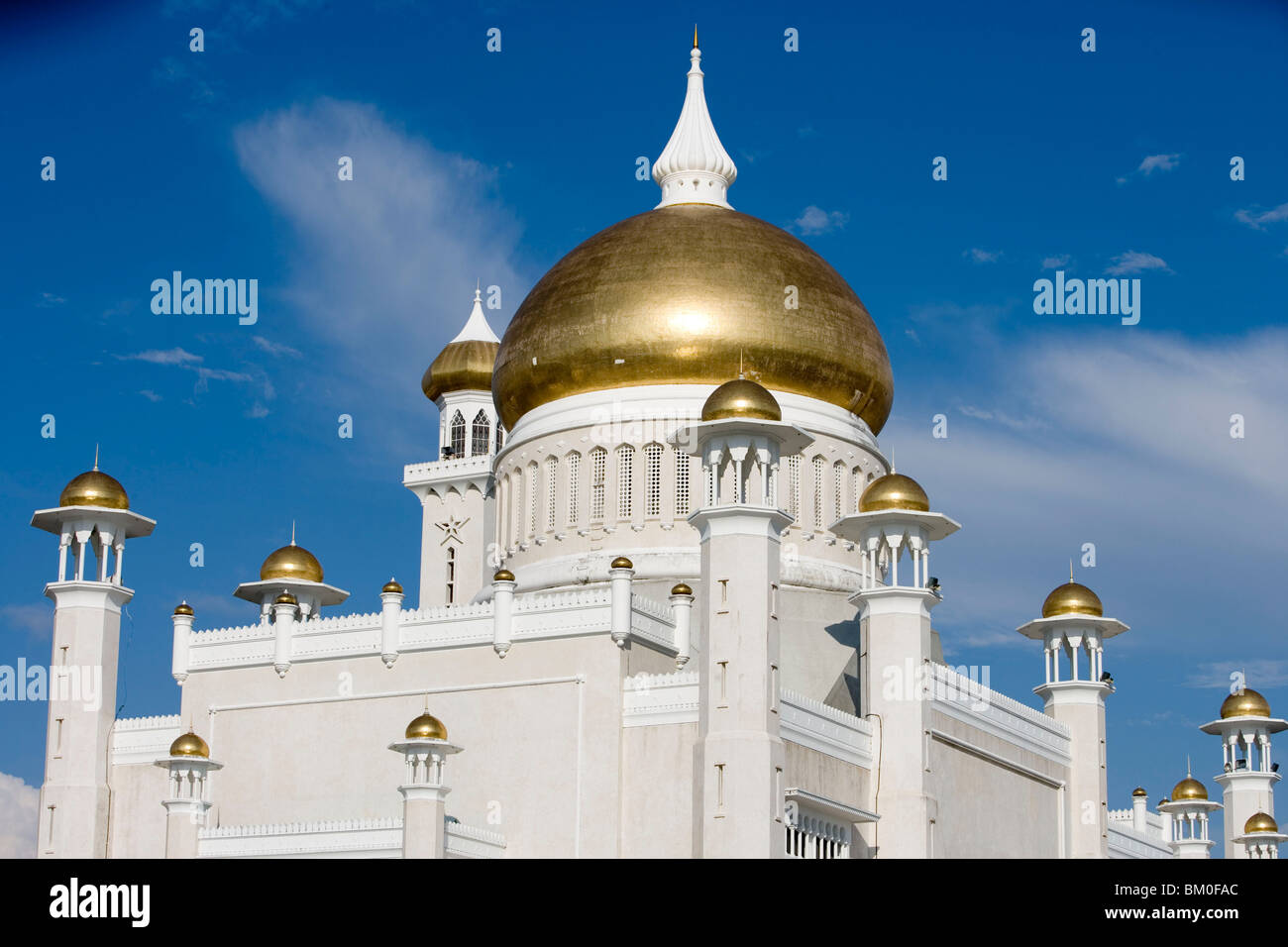 Omar Ali Saifuddien Mosque, Bandar Seri Begawan, Brunei Darussalam ...
