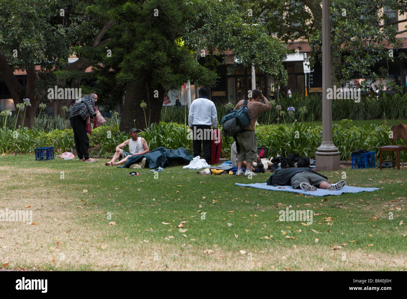 Homeless people in Sydney's Hyde Park Stock Photo - Alamy