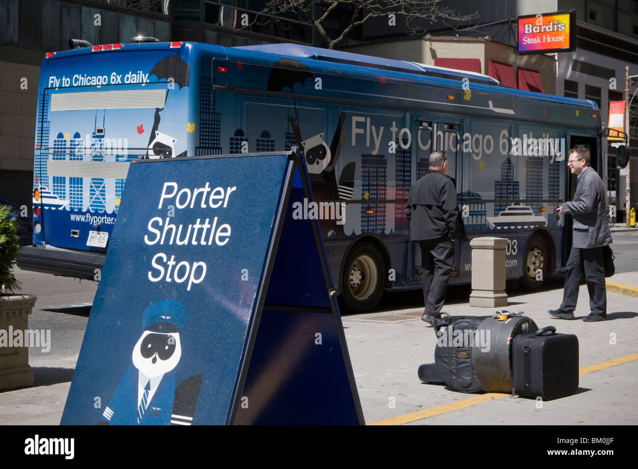 Bus Toronto High Resolution Stock Photography and Images - Alamy