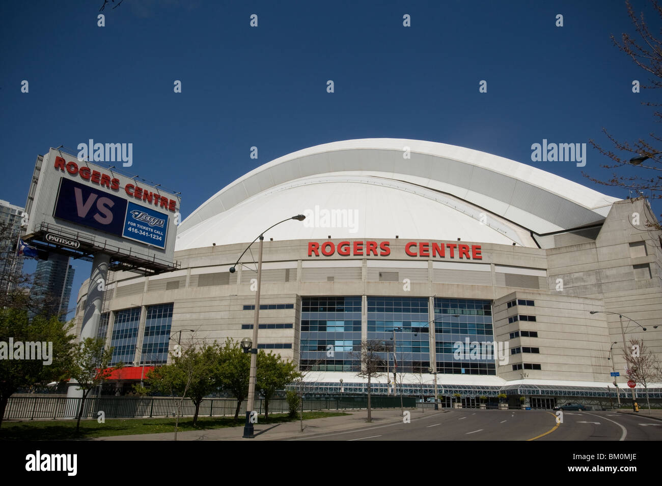 Rogers centre stadium hi-res stock photography and images - Alamy