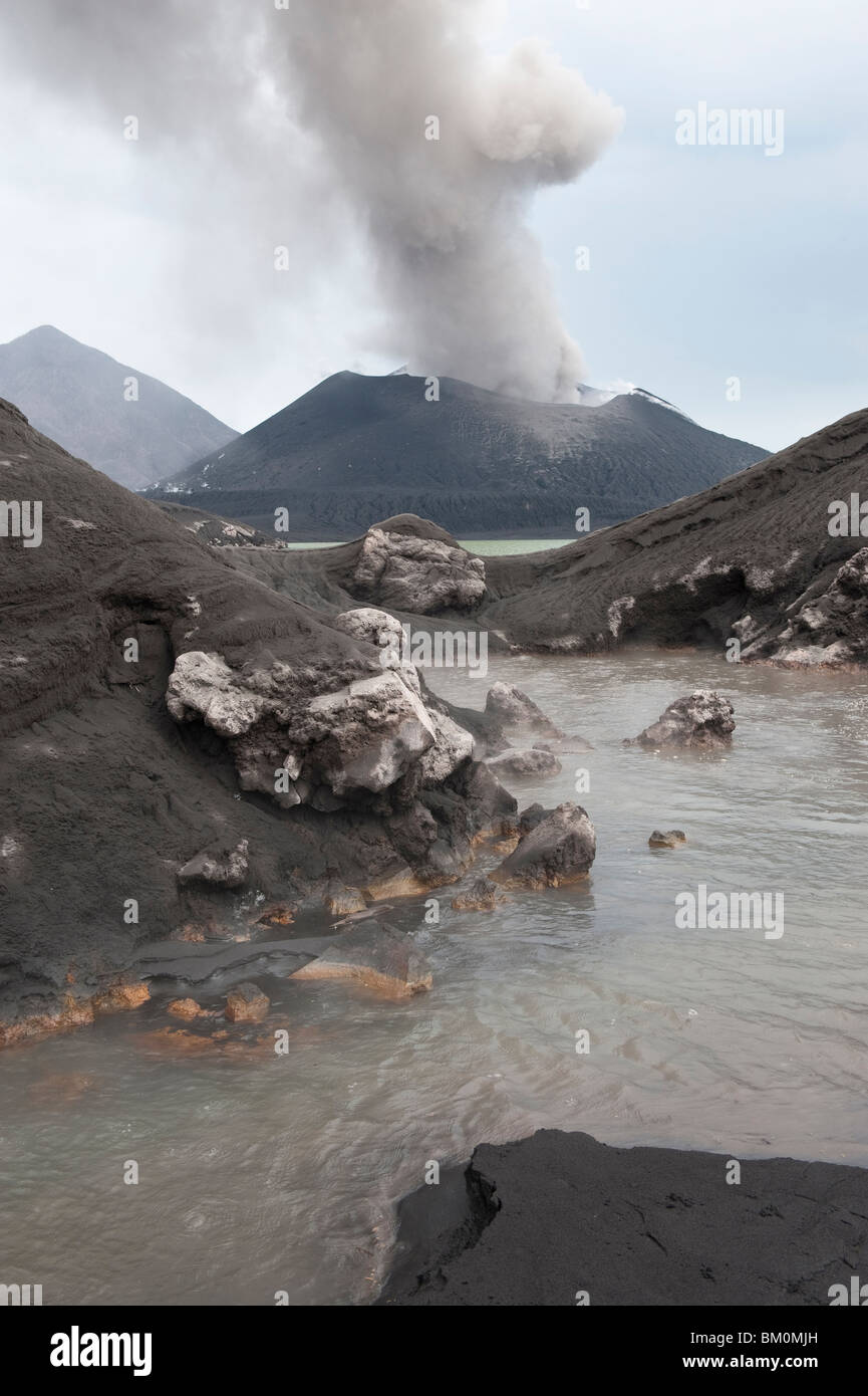 Ash cloud volcano eruptions hi-res stock photography and images - Alamy