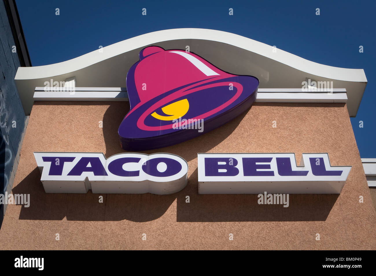 Taco bell logo hi-res stock photography and images - Alamy