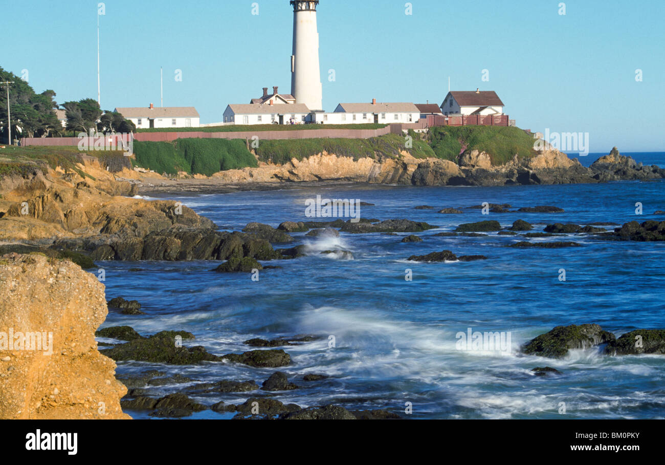 Lighthouse on the coast, Pigeon Point Lighthouse, Pigeon Point Light ...