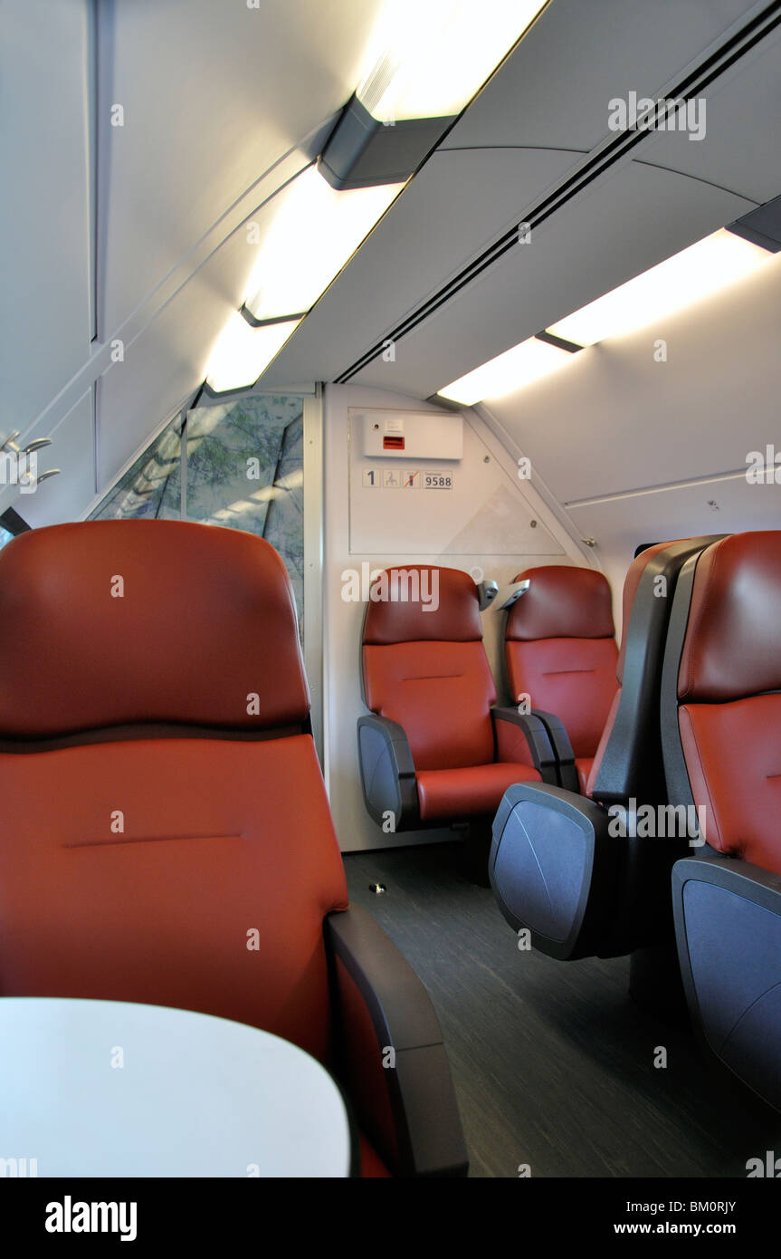 European train interior 1st class hi-res stock photography and images ...