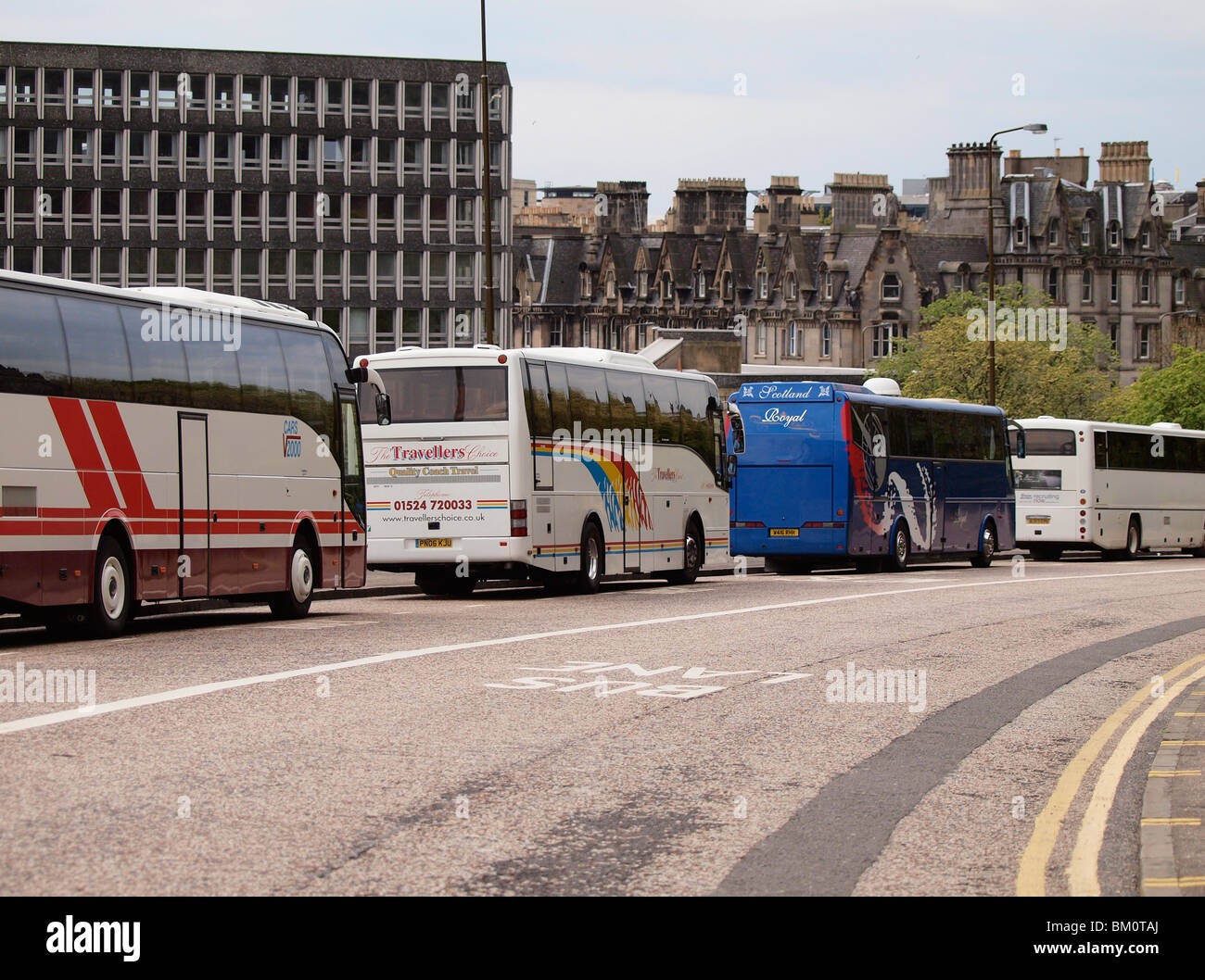 Edinburgh buses hi-res stock photography and images - Alamy