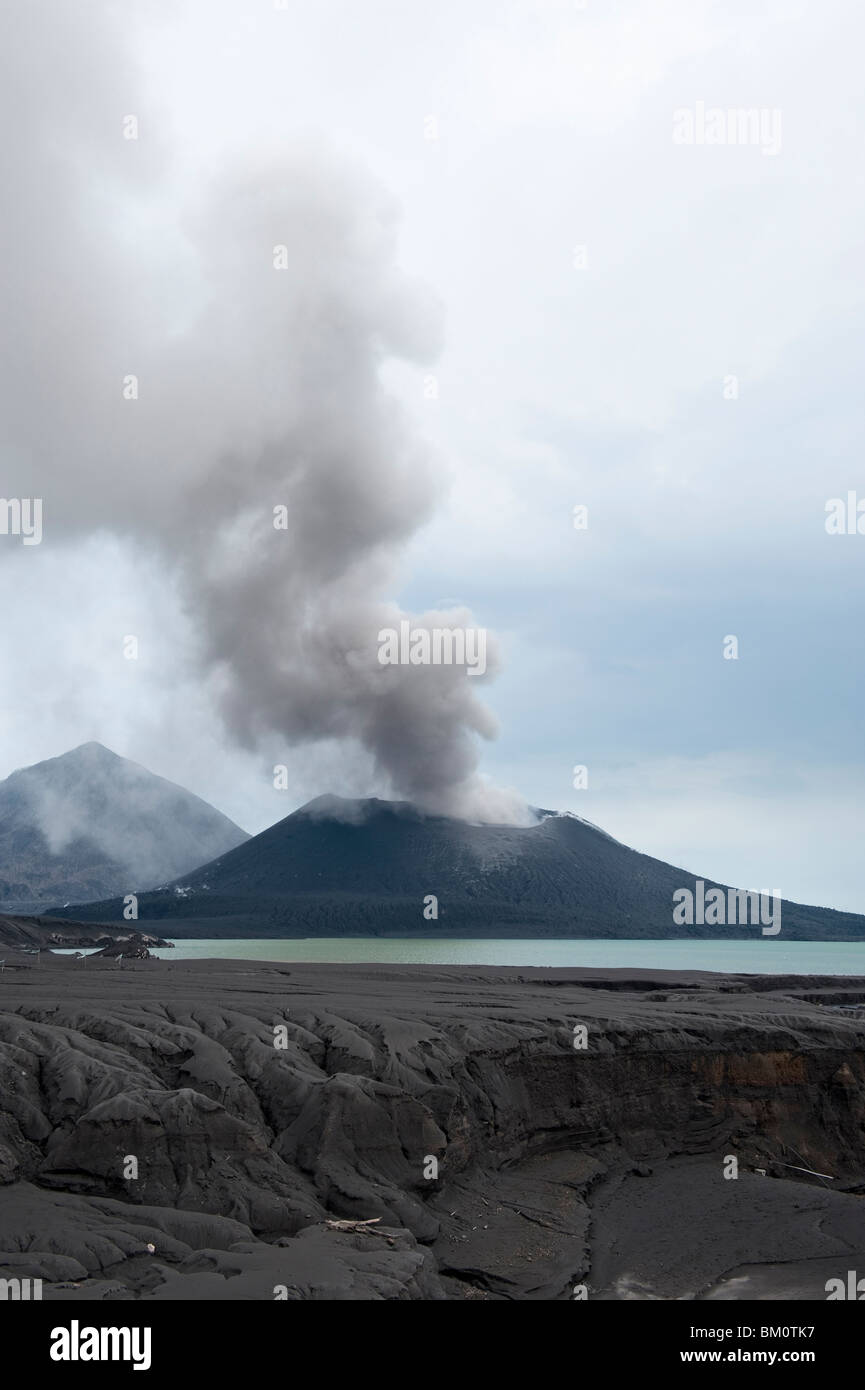 Ash cloud volcano eruptions hi-res stock photography and images - Alamy