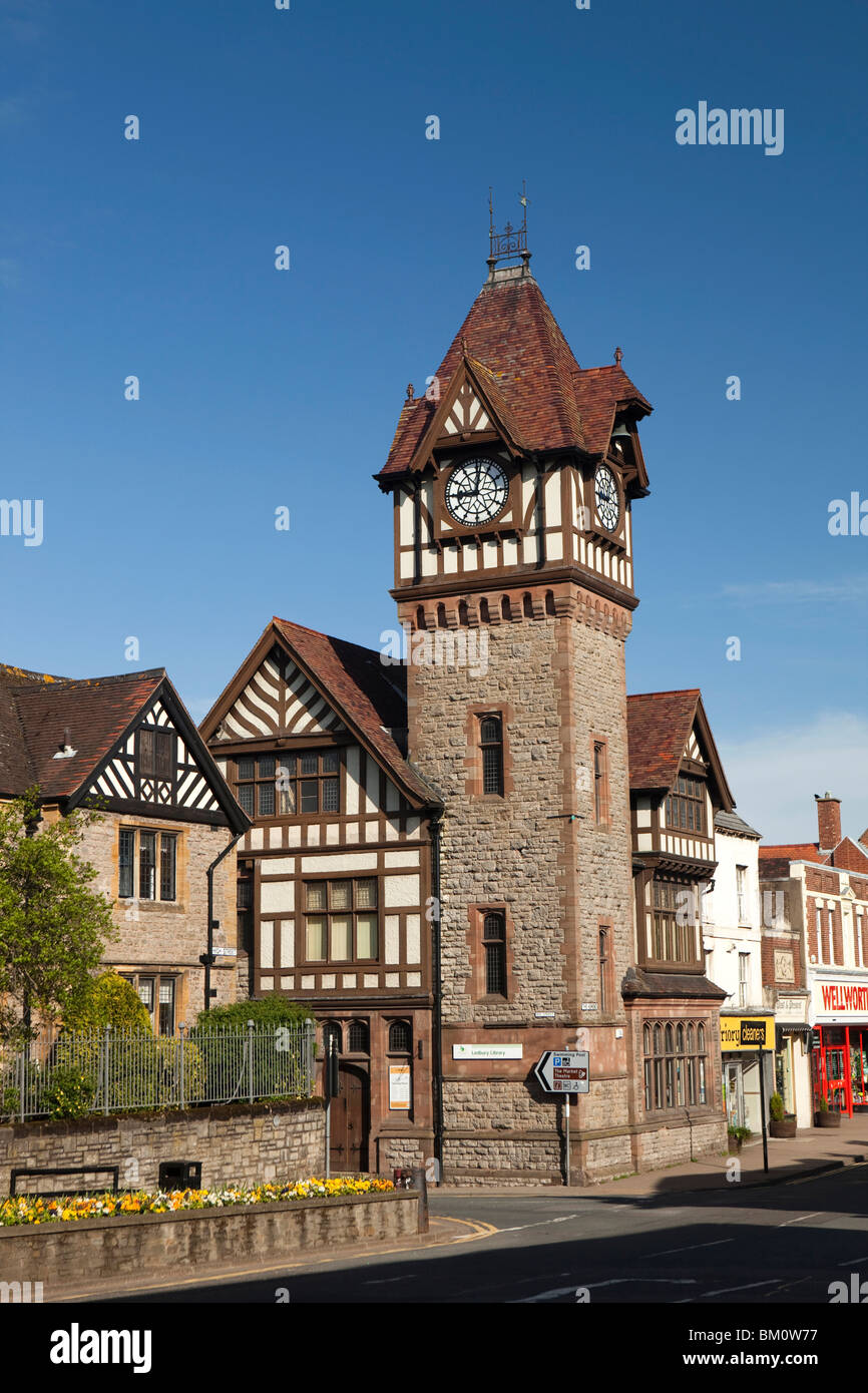 UK, Herefordshire, Ledbury, High Street, War Memorial and Public ...
