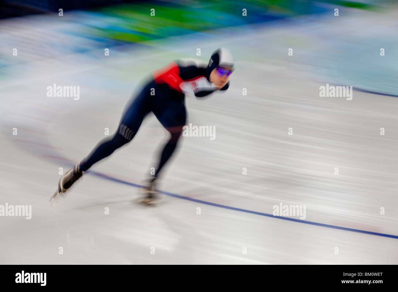 Female speed skating in action Stock Photo - Alamy