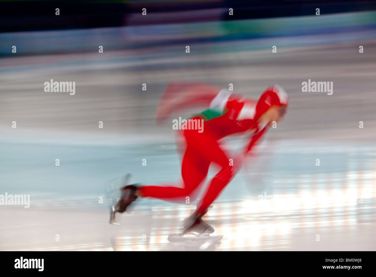 Female speed skating in action Stock Photo - Alamy