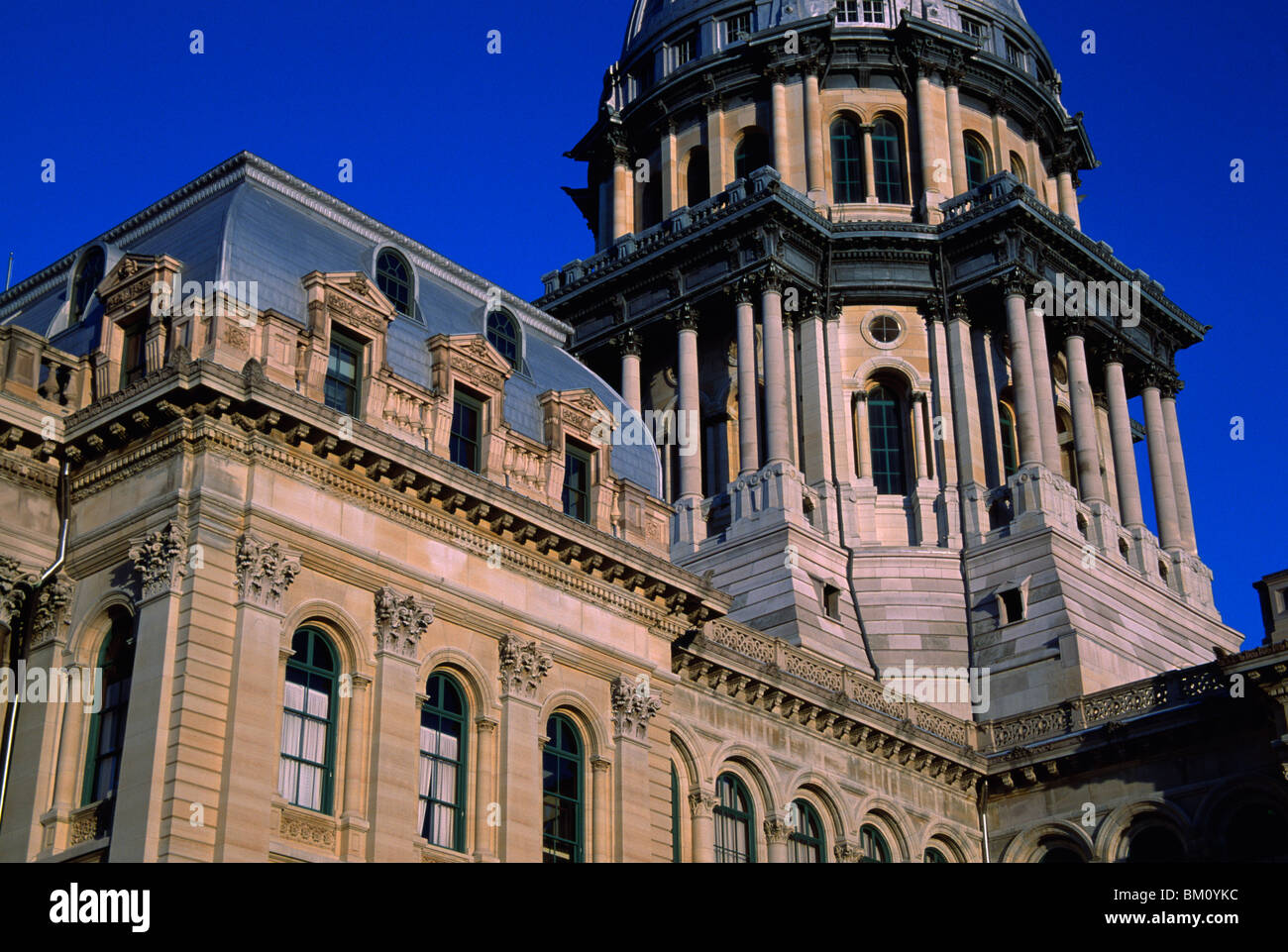 Illinois state government building hi-res stock photography and images ...