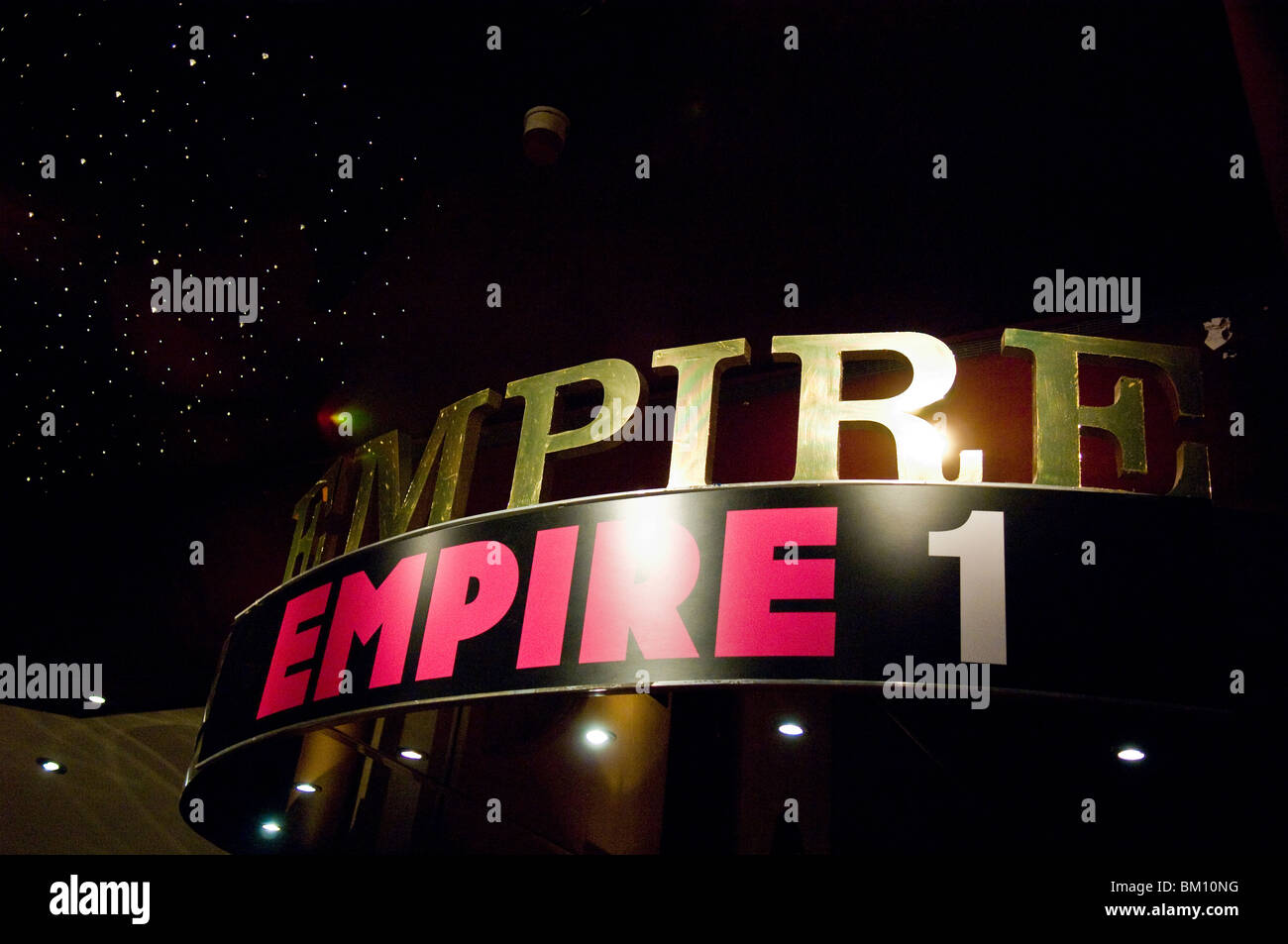 Cinema sign london hi-res stock photography and images - Alamy