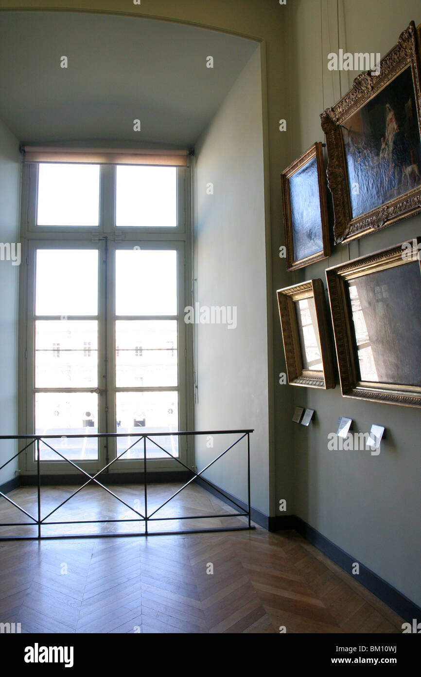 Louvre paintings hall hi-res stock photography and images - Alamy