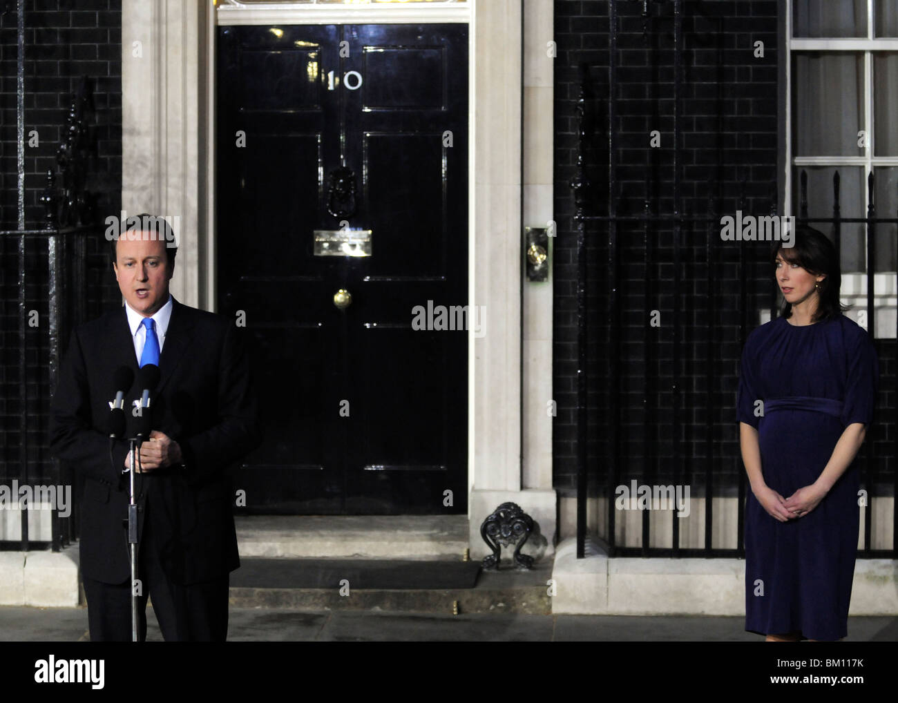 David cameron london 2010 downing street hi-res stock photography and ...