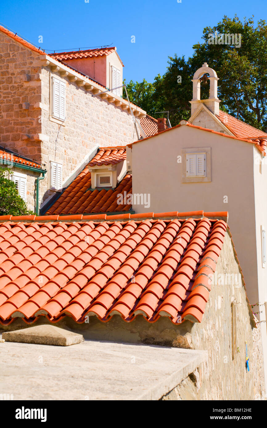 Red roof city hi-res stock photography and images - Alamy