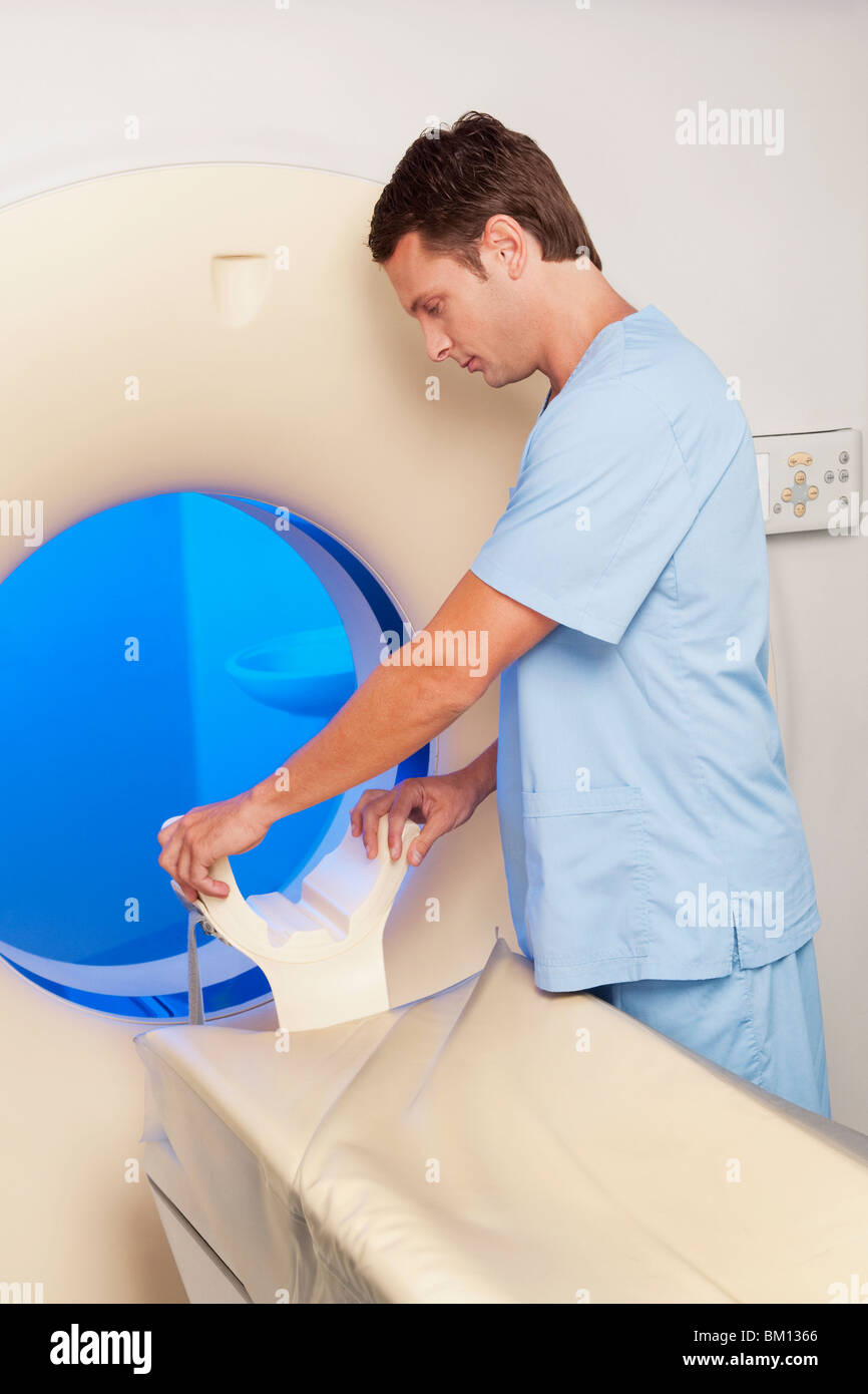 Medical equipment cat scan machine hi-res stock photography and images ...