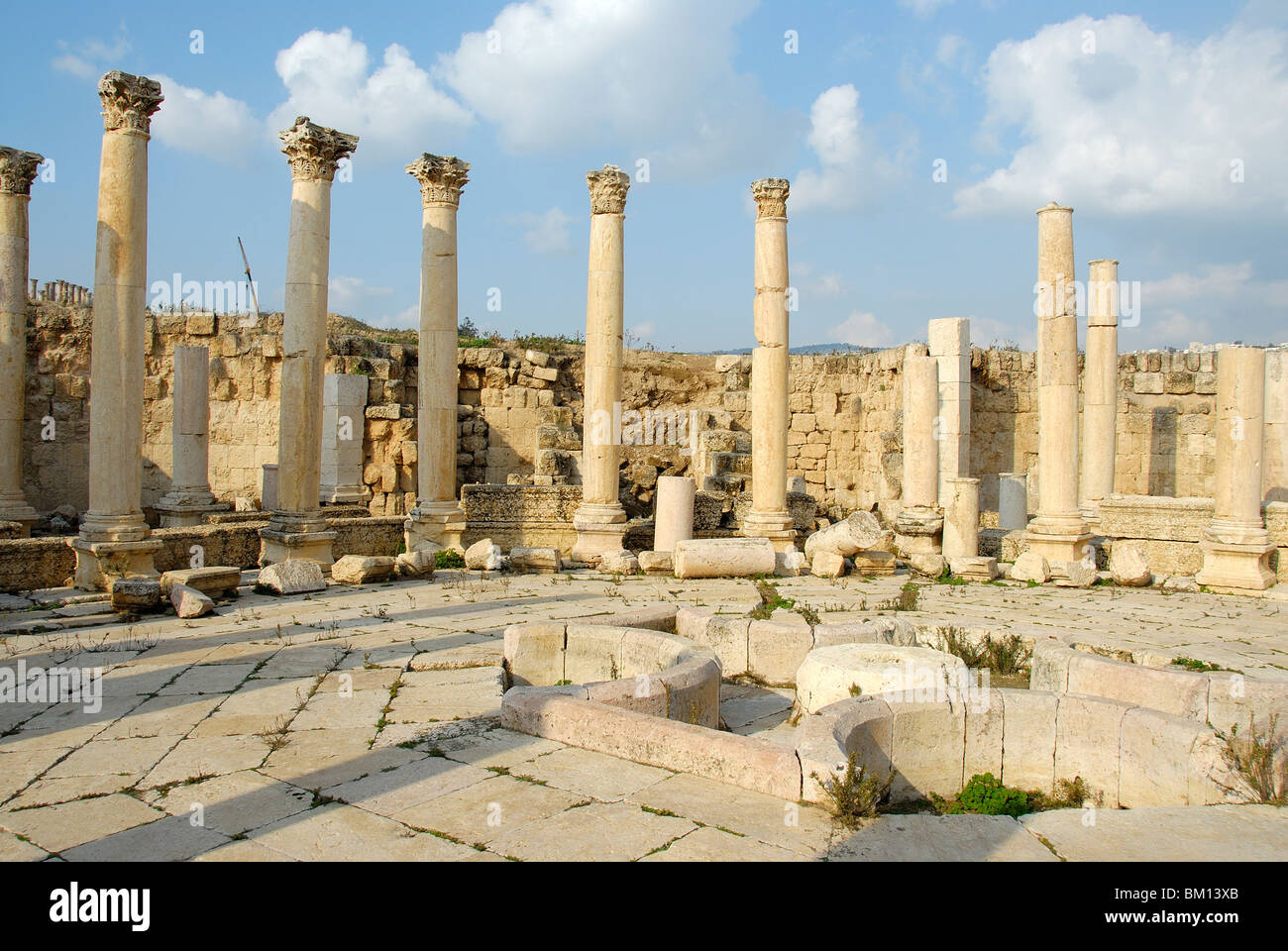 Macellum of jerash hi-res stock photography and images - Alamy