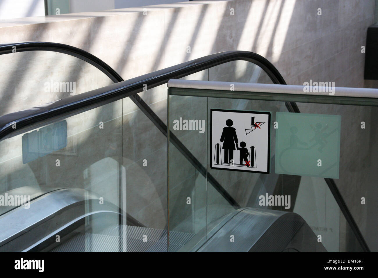 Unesco paris sign hi-res stock photography and images - Alamy