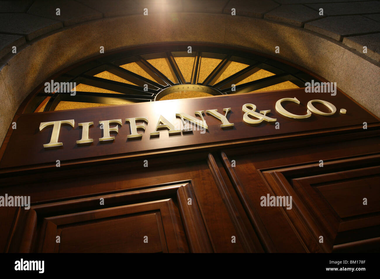 Tiffany & Co shop window, Via della Spiga 197 street, Milan, Lombardy ...