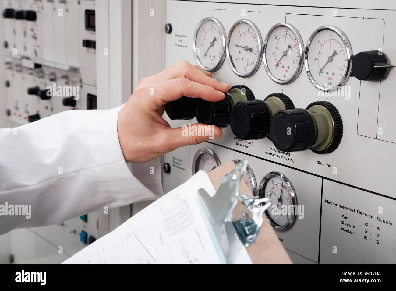 Doctor working in a laboratory Stock Photo - Alamy