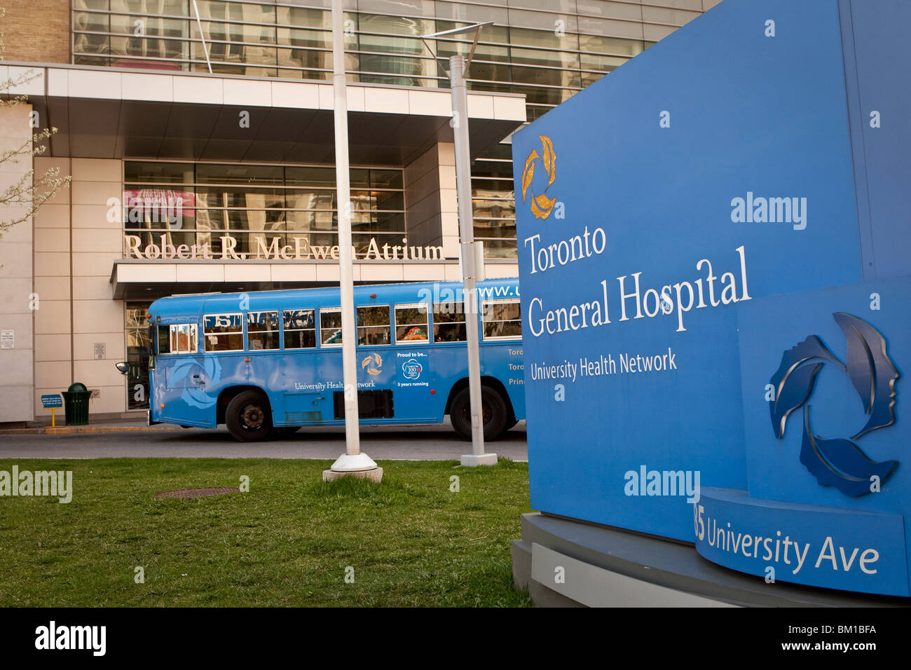 Toronto General Hospital High Resolution Stock Photography and Images ...