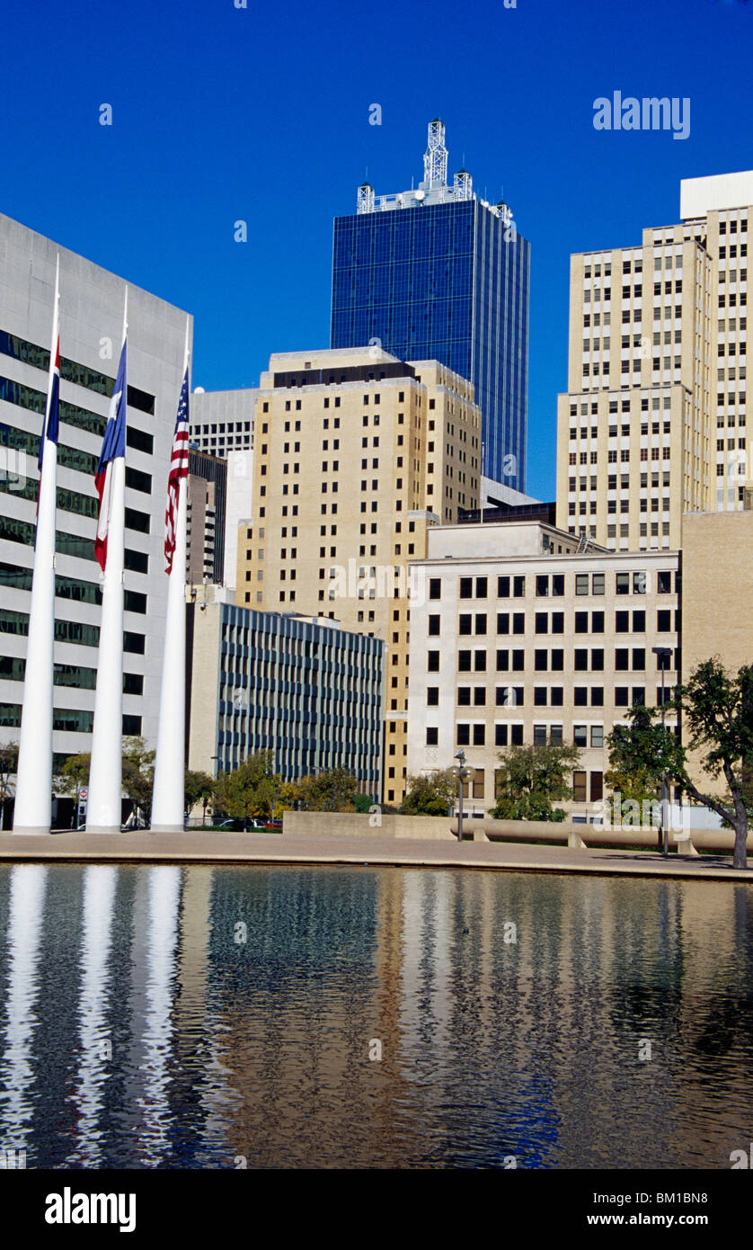 Dallas city hall plaza hi-res stock photography and images - Alamy