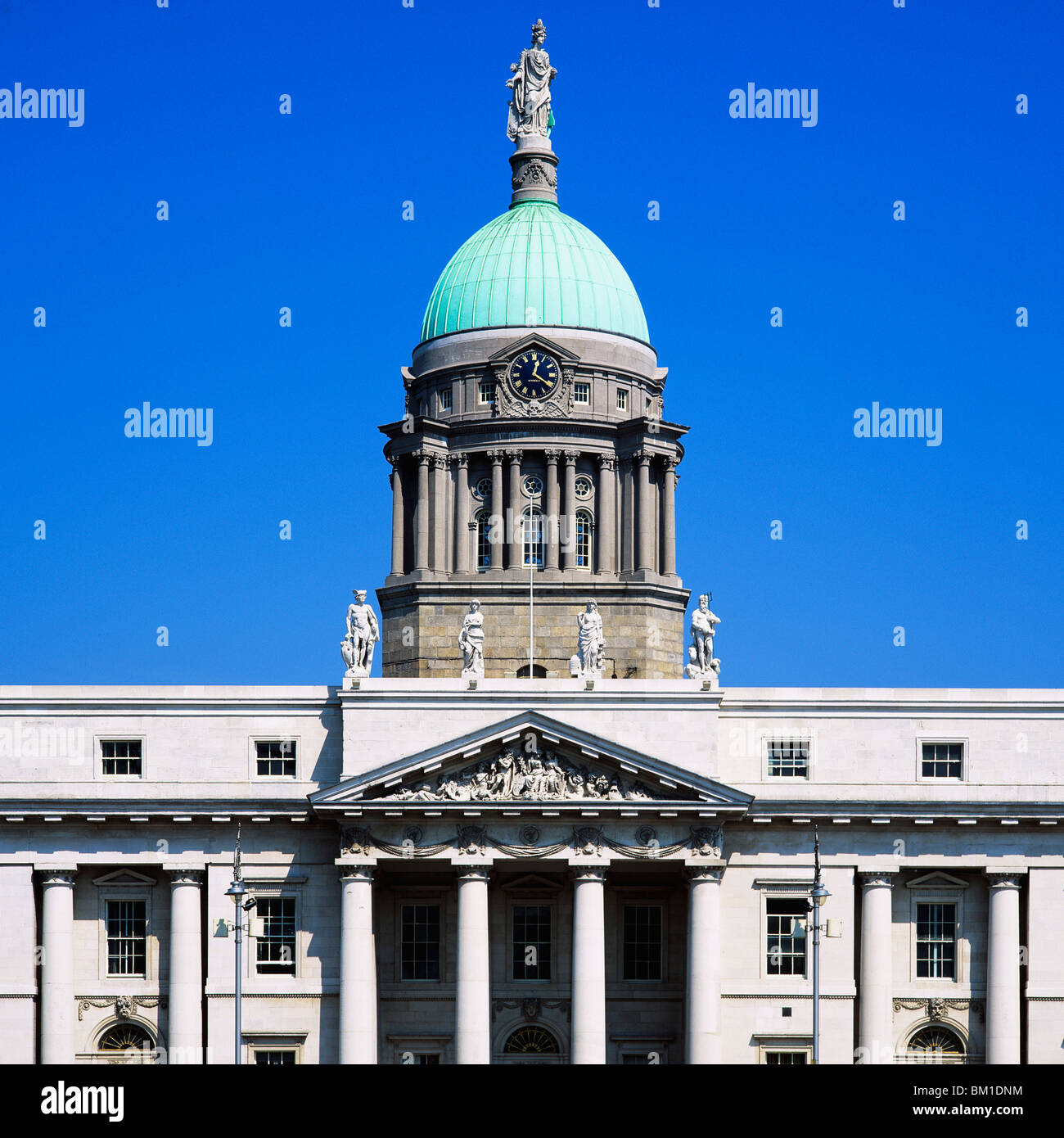 CUSTOM HOUSE DUBLIN IRELAND Stock Photo - Alamy
