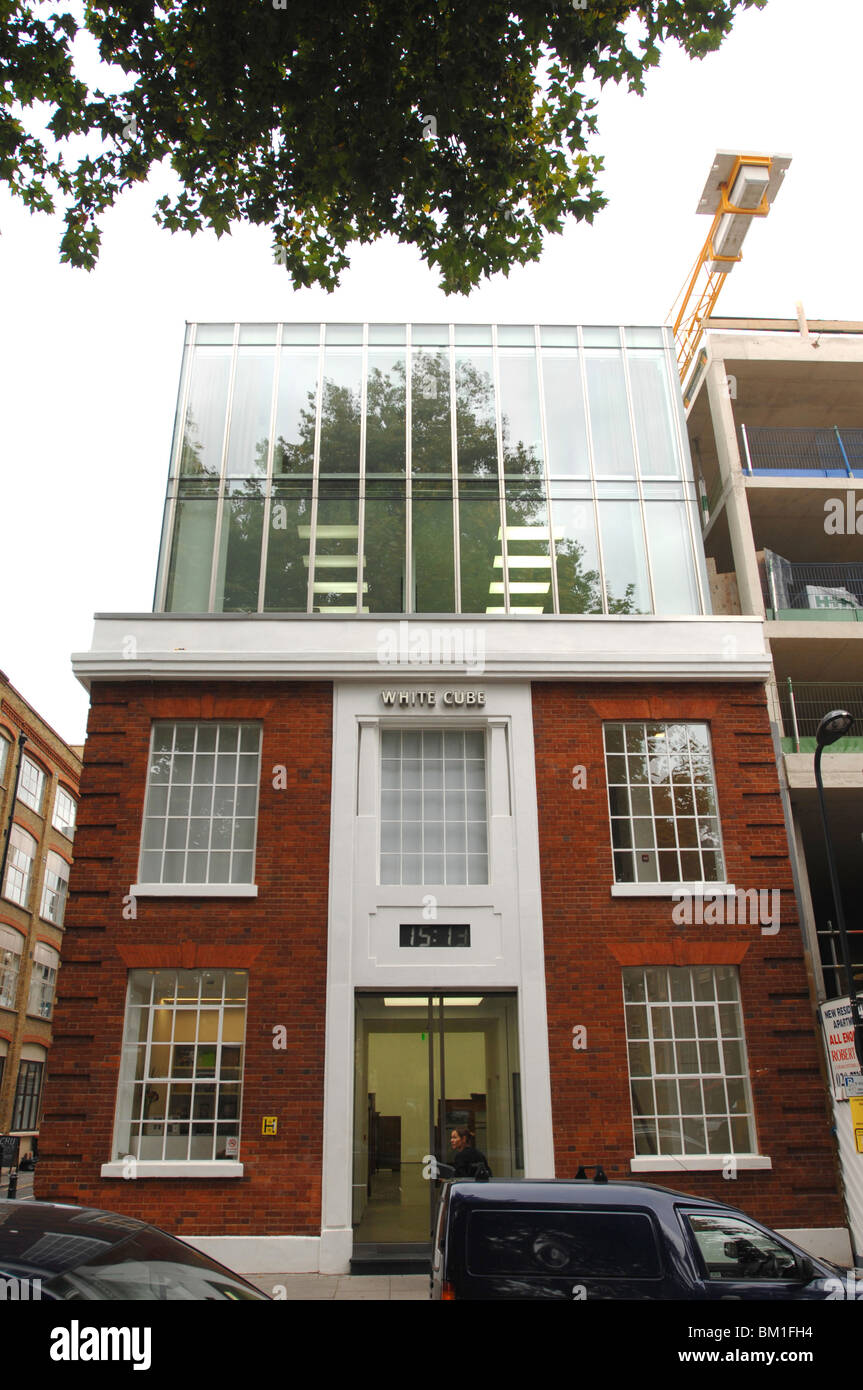 White cube hoxton london hi-res stock photography and images - Alamy
