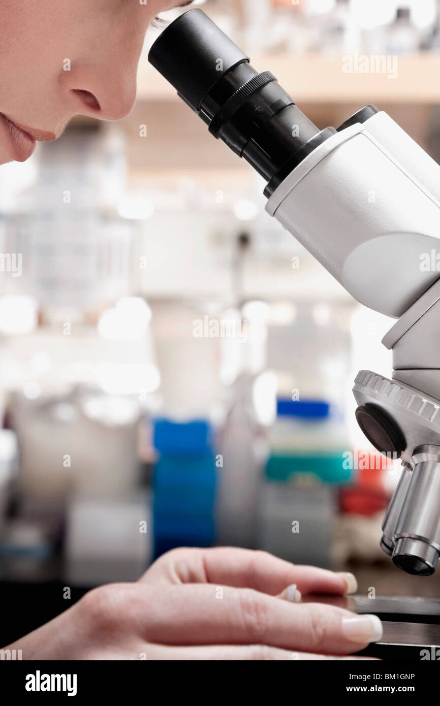 Doctor microscope hi-res stock photography and images - Alamy